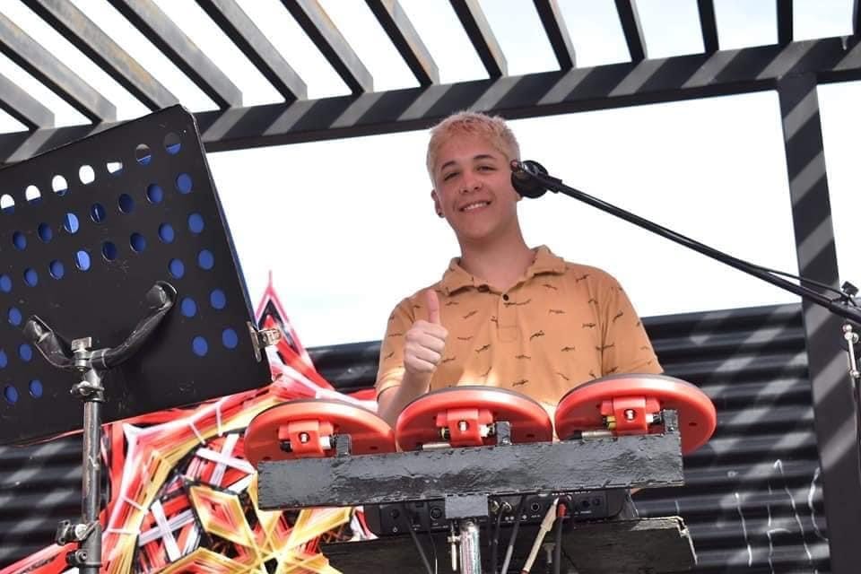 Hoy los Sandoval’es se presentan en Qué Viva La Radio » El Valle Online