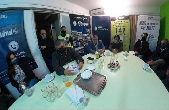 Gaiman en el lanzamiento en Chubut de la Red Federal de Asistencia a la ...