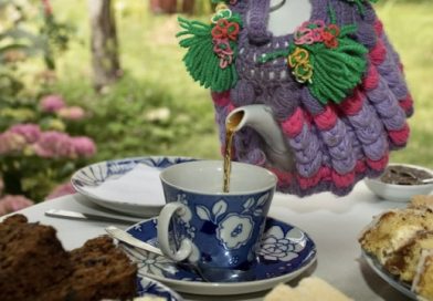 Sex at the cinema for real, this woman will knock your